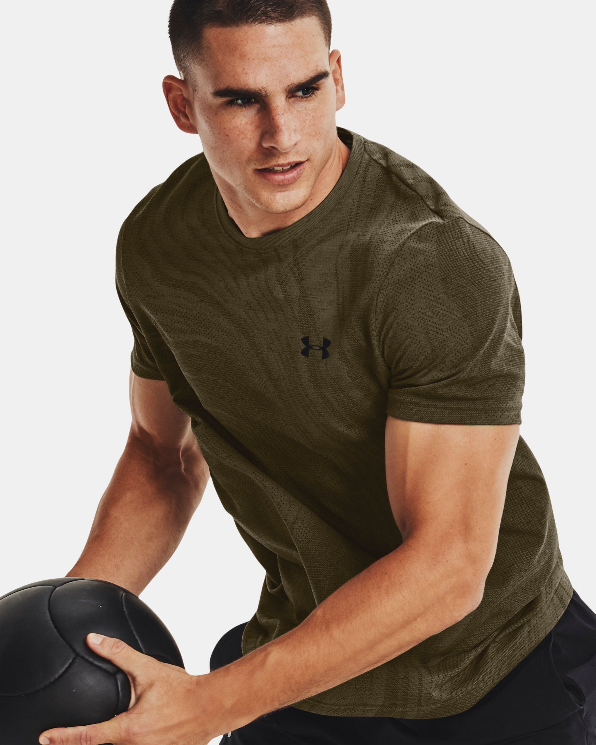 Men's sportswear, shoes, clothes in Dubai, UAE | Under Armour