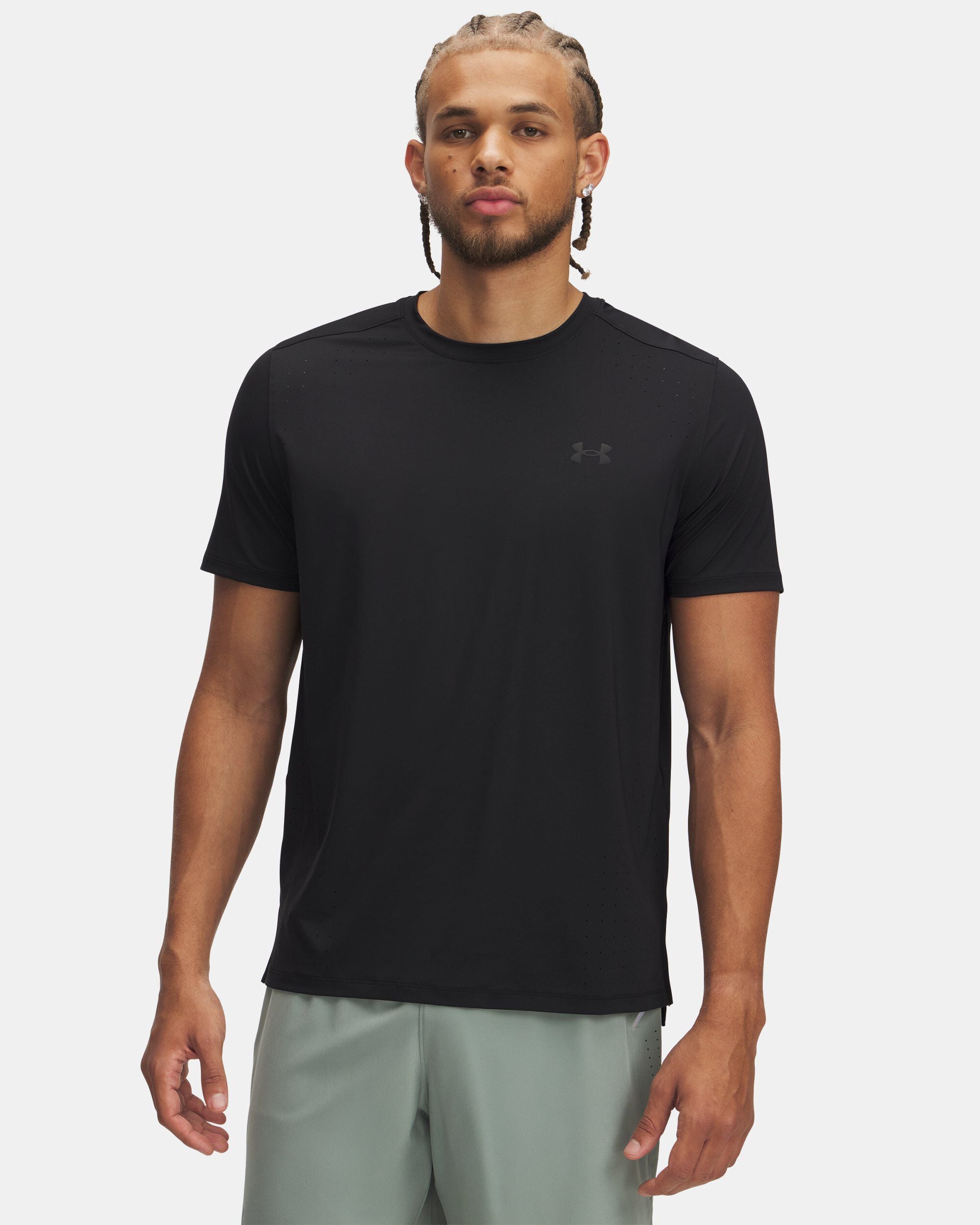 Sports Shop UAE | Buy Under Armour Sportswear and Activewear in Dubai, UAE